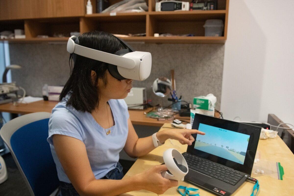 Modified Virtual Reality Tech Can Measure Brain Activity | Texas ECE - Electrical & Computer ...